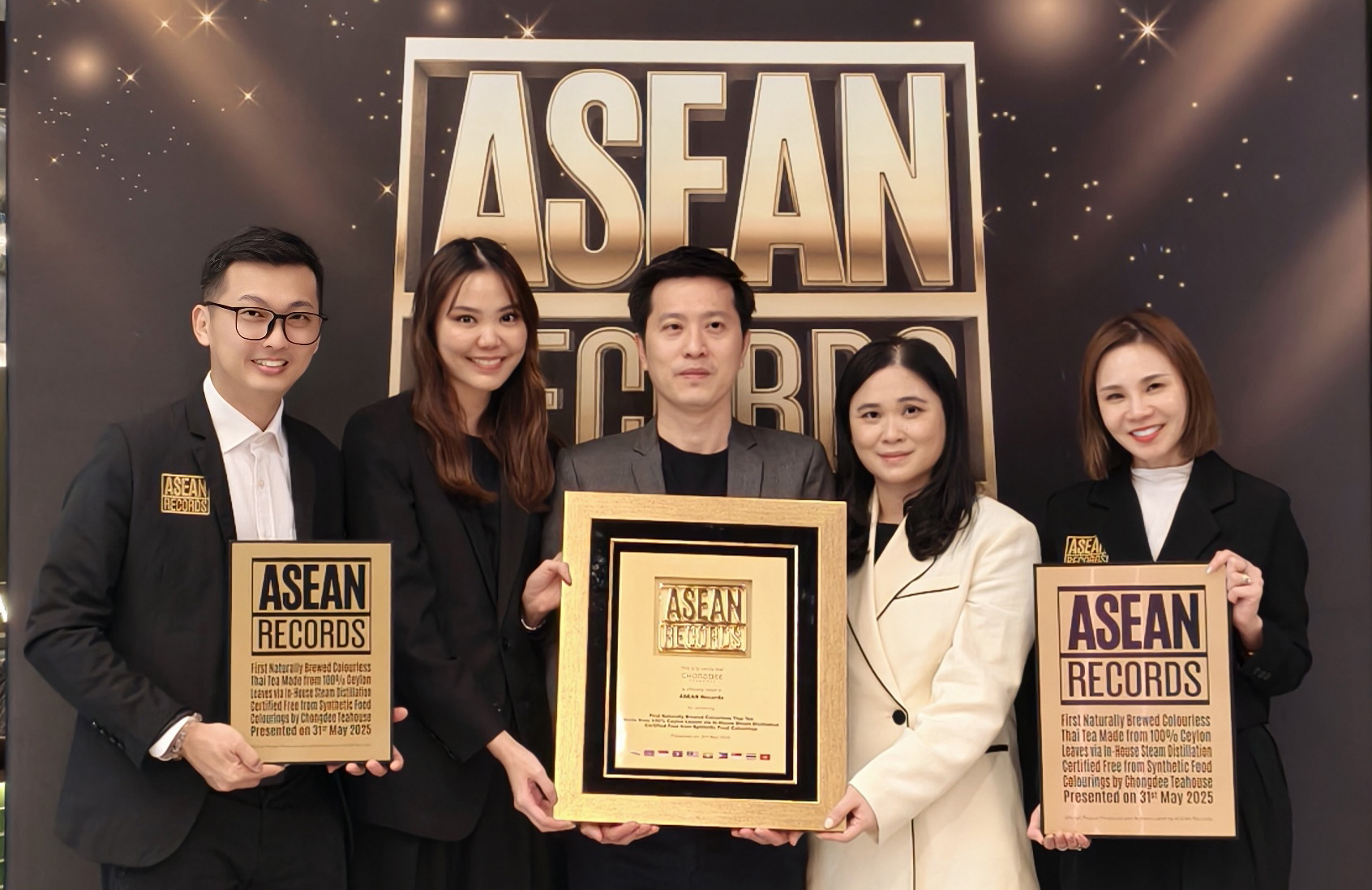 ASIA Records | First Naturally Brewed Colourless Thai Tea